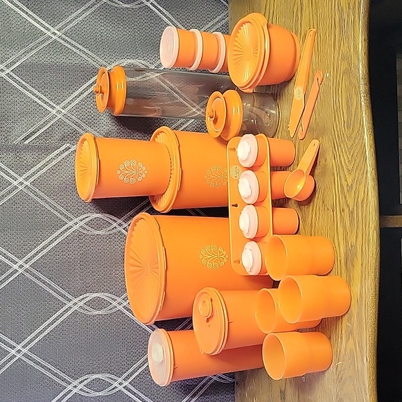 Tupperware | Kitchen | Grouping Of Vintage Orange Tupperware Items ...